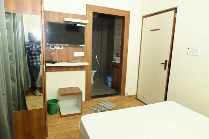 Standardroom,greenpark,varanasi - Mughalsarai