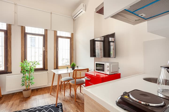 Nice Apt For 2 People In  Ct. 4 - Istanbul