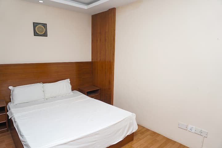 3 Bedroom Unit With Kitchenette. - China