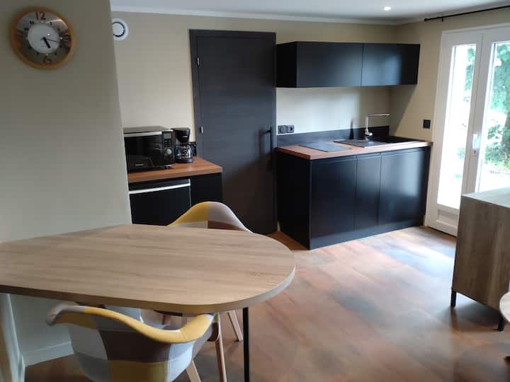 Meublé Indépendant 30m² Maison Zone Résidentielle - La Motte-Servolex