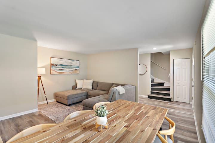 5bd New Townhouse | Navy Base 5 Miles Away - 格尼