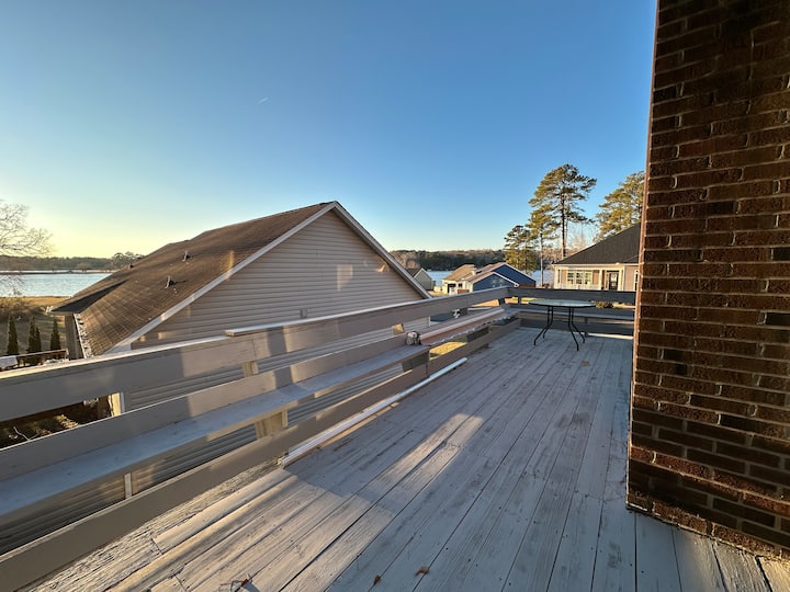 Cozy Lakeview Golf 2bdr 2bth Getaway - Broadway, NC