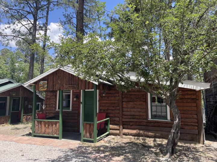 "Eagle" - Rustic Charm At Casey's Midtown Cabins - Ruidoso, NM