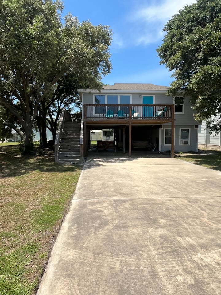 Cozy Coastal Cottage - Port O'Connor, TX
