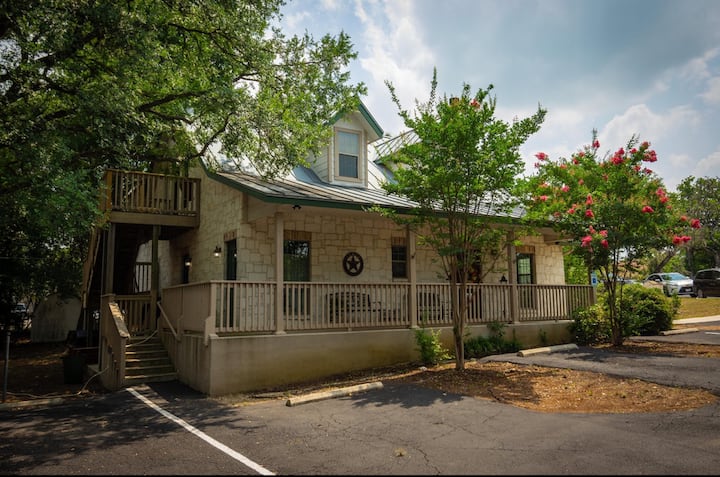Upstairs Apartment In Boerne - Boerne, TX