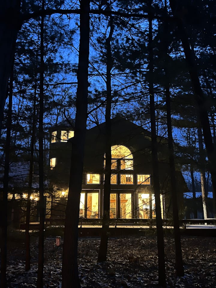 Sunami Lake House - Interlochen, MI