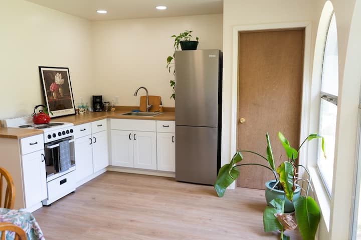 Serene Country Retreat - Arcata, CA