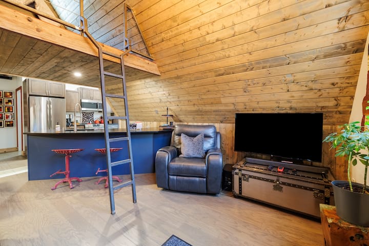 Canyon A-frame Cabin | Fire Pit, Sauna, Hiking - Alabama