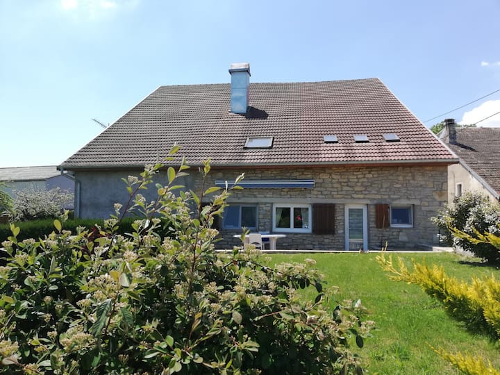 Maison De Campagne, Doubs. - Baume-les-Dames
