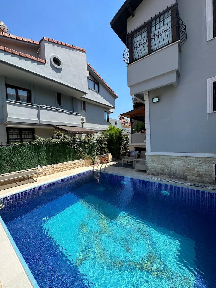 Marmaris Mustakil Havuzlu Villa - İçmeler