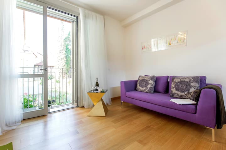 Elegante Apt Del Centro + Garage - Florence