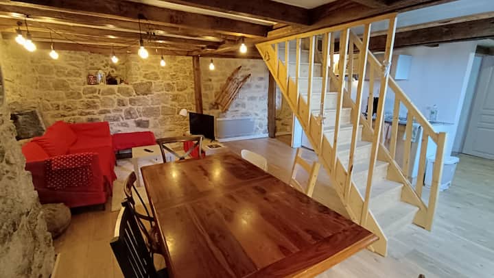 Duplex De Caractère 4 Personnes - Cité Médiévale - Besse en Chandesse
