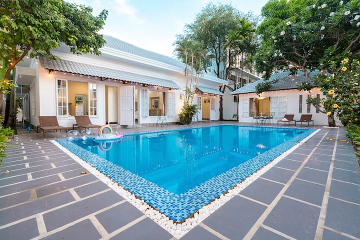 Too Big. 800sq 4br Pool Villa Near My Khe Beach - Da Nang