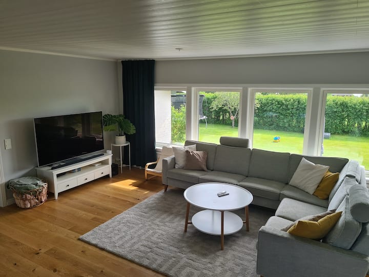 Familjevänligt Hus I Odensala. - Östersund