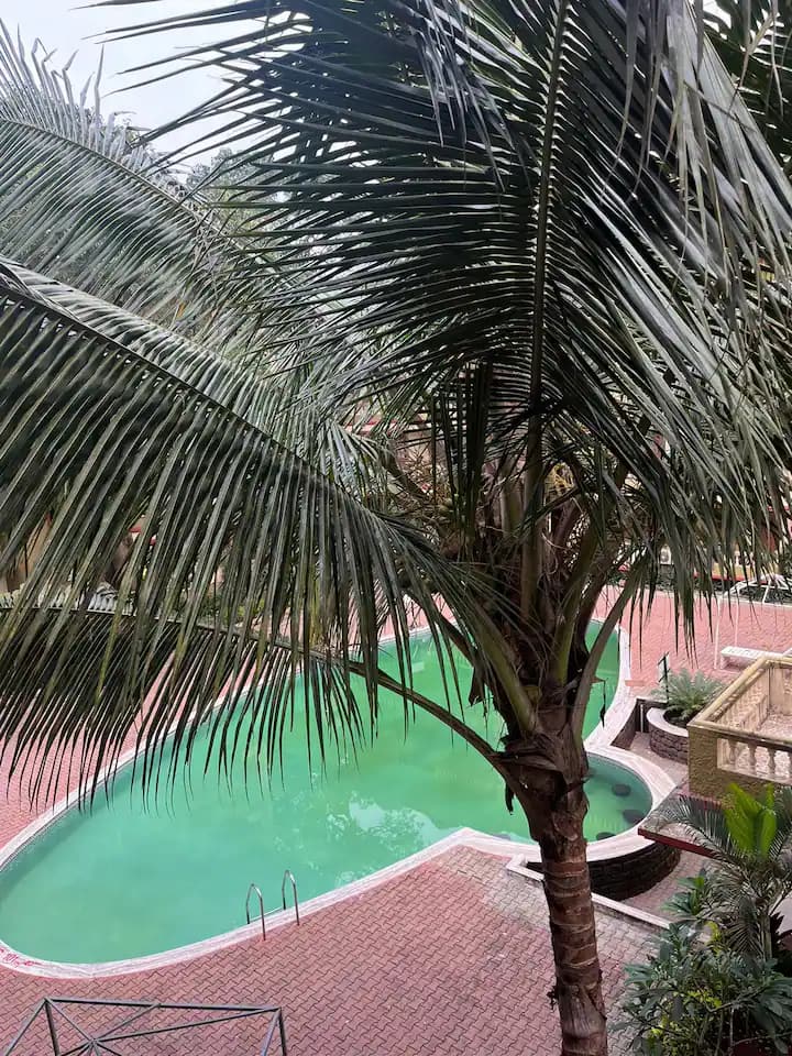 Roomzaway: Pool, Kitchen, Wi-fi, Senior-friendly - Goa