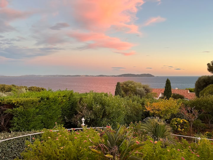 Maison Climatisée à 2 Pas De La Mer - Sublime Vue - Carqueiranne