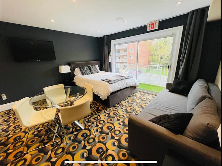 Cozy 2 Bed Downtown Condo - X2 Adults, X 2 Kids - 해밀턴