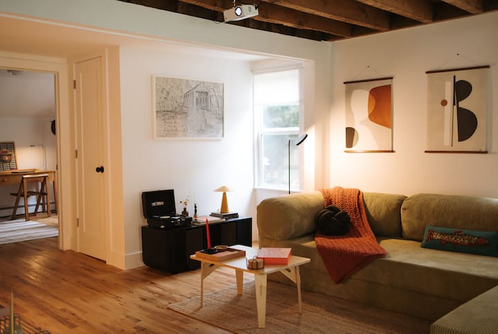 Farmhouse On Main | Modern Catskills Retreat - Livingston Manor, NY