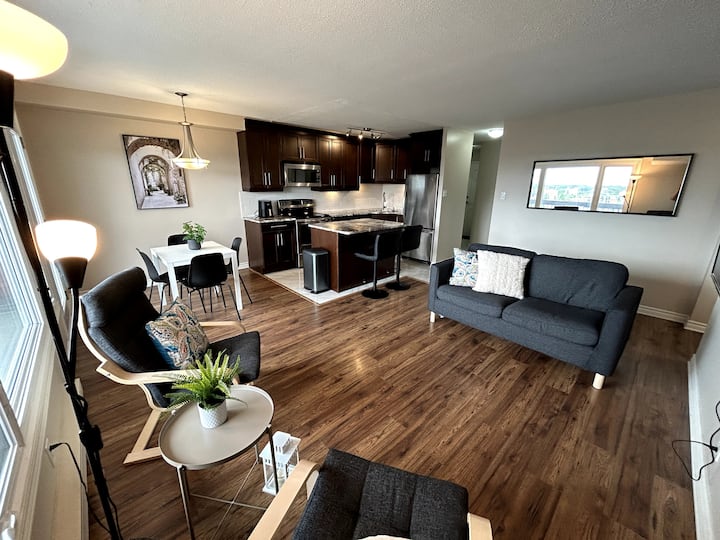 Male Room In Spacious Apartment - Ottawa