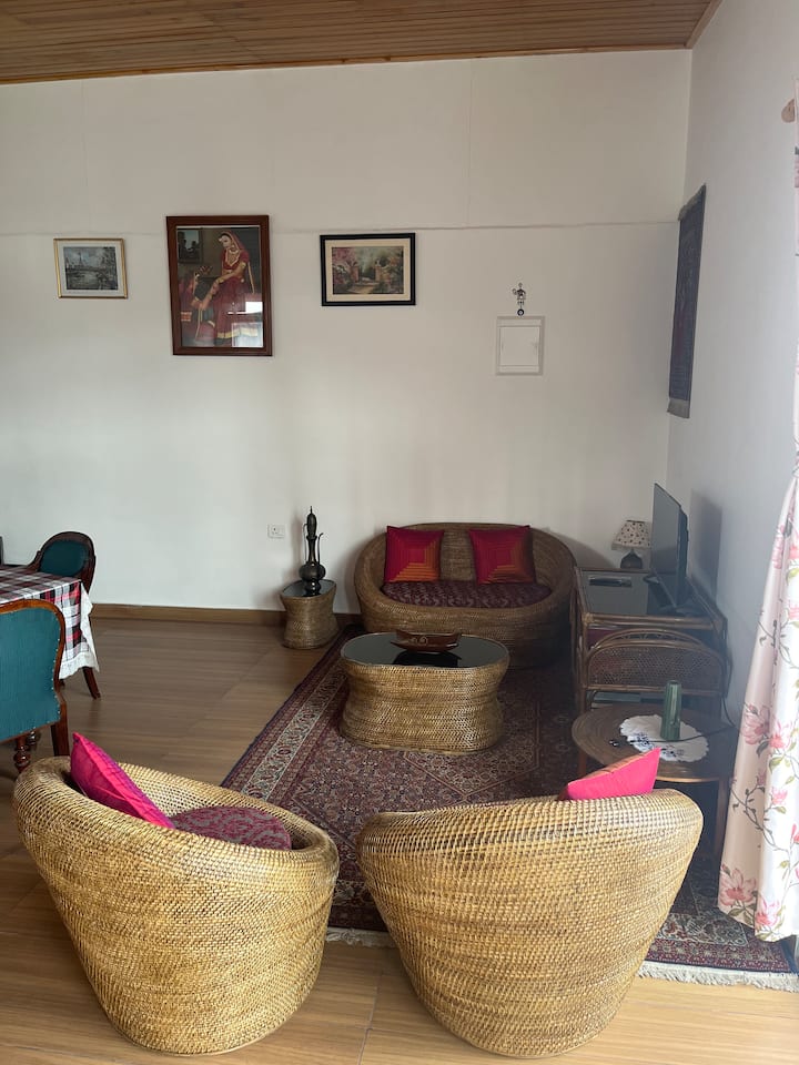 Moonwind, Twin Bedrooms1& 2
Suite,vintage Bungalow - Mussoorie