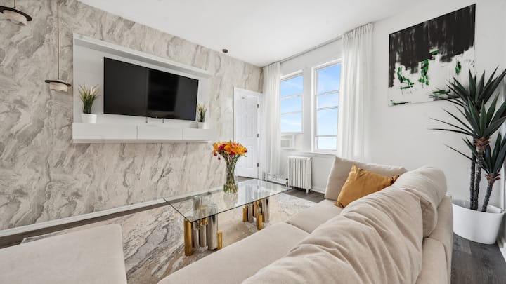 Ny Prime Luxury Escape  | King Bed + Easy Parking! - The Bronx, NY