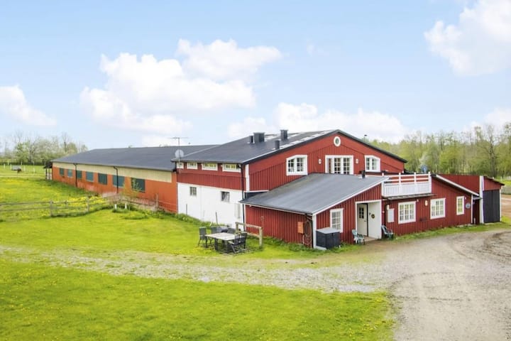 Lägenhet På Hästgård - Götene