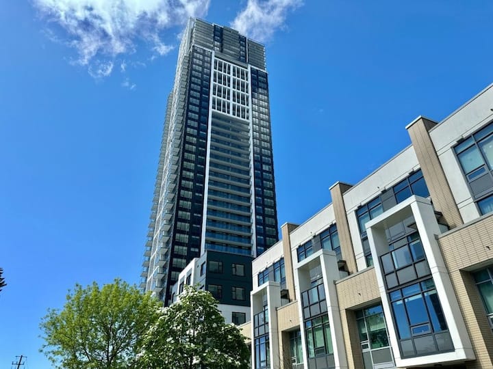 【New Condo】 Steps Away From Mall And Skytrain/bus - Burnaby