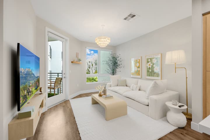 Serena | Luxury Stylish Designer Condo - Newport Beach, CA