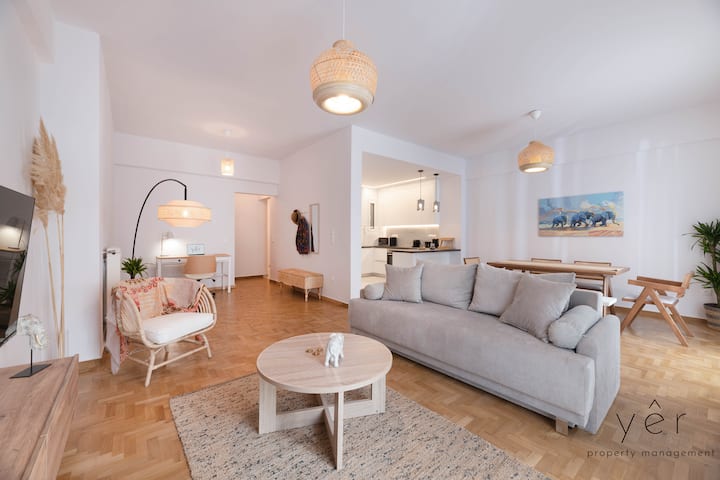 Free-spirit Large Boho Apartment W/free-parking - Grecia