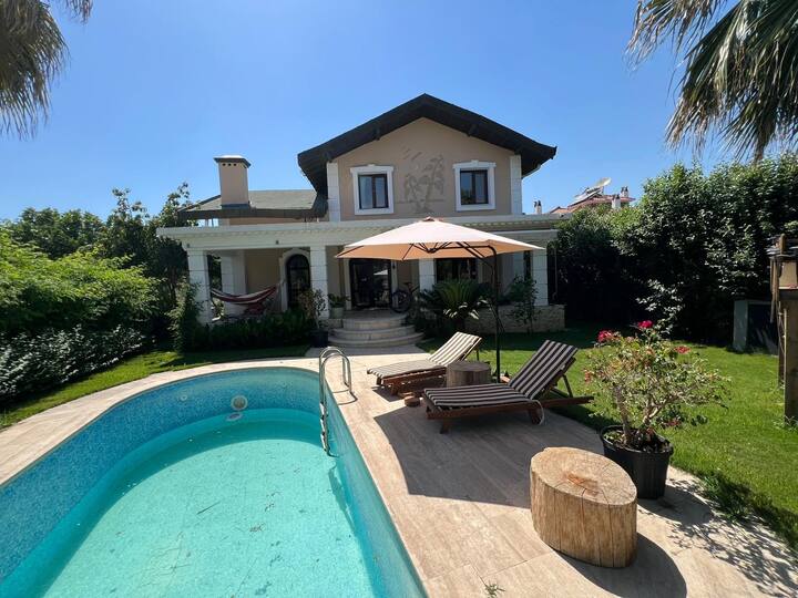 ÖZel Havuzlu Ve Bahçeli Villa - Akyaka