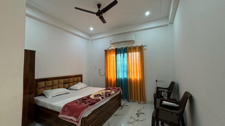 Ramalayam : 8 Rooms With Attached Bathroom - Ayodhya