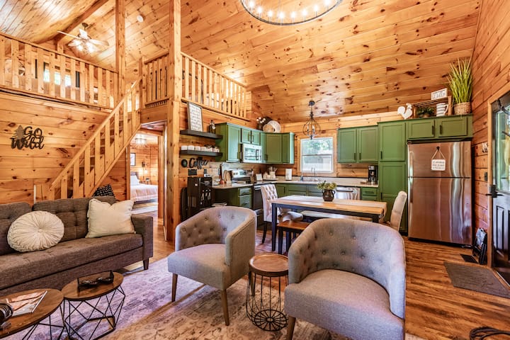 Bear Trap Cabin On Lake - Illinois