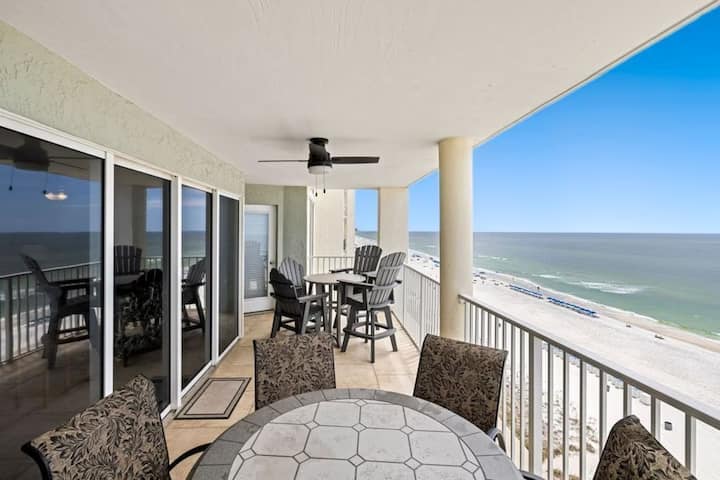 Oceanfront Oasis Condo 3bd/3ba W/ Ocean Views - Panama City Beach, FL