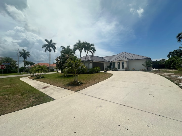 Serene Island Home Escape - Marco Island, FL