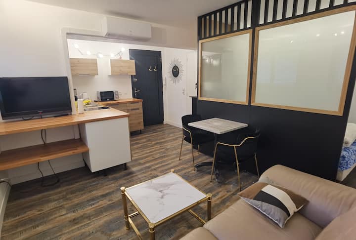 Studio Cosy Climatisé En Rdc, Rue Très Calme. - Hyères