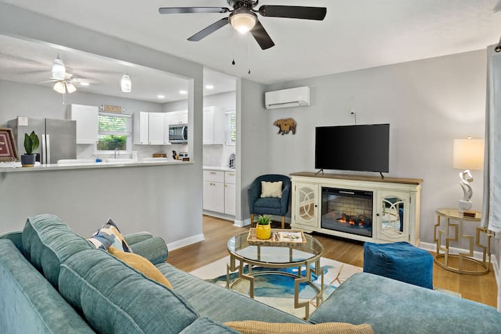 Newly Renovated Cottage - Walk To Downtown Blk Mtn - Black Mountain, NC