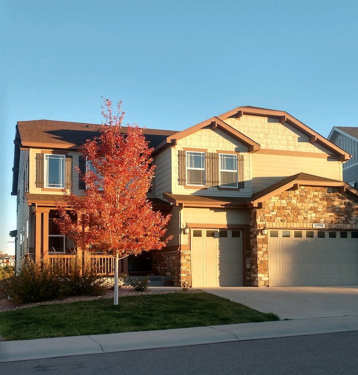 Spacious 1 Bdrm Walkout Bsmt Apt - Castle Rock, CO