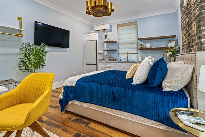 The Louie: Seville Square Suites - Pensacola, FL