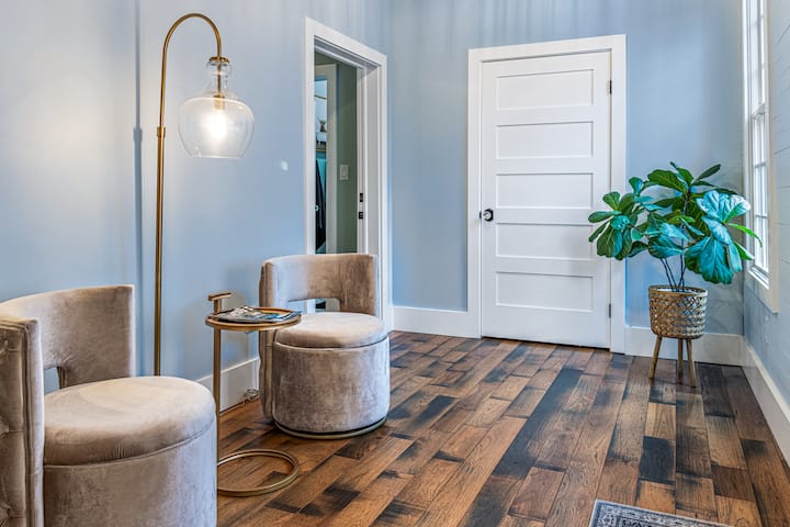 The Louie: Seville Square Suites - Pensacola, FL