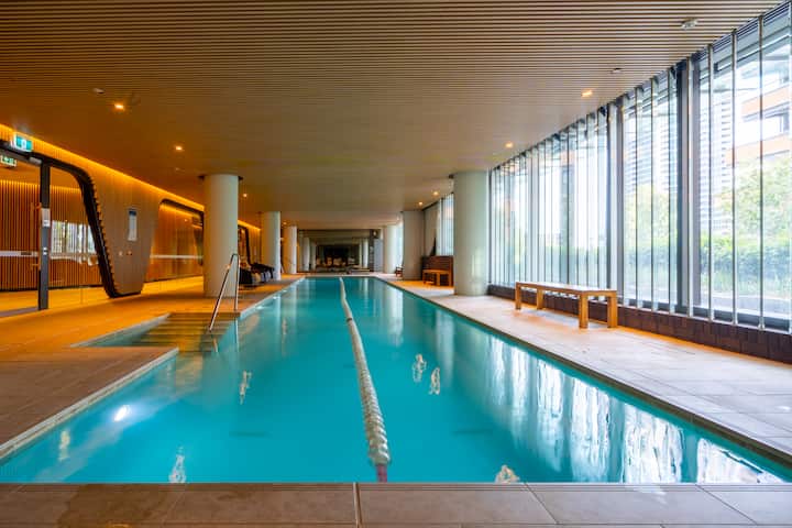 Amazing Waterfront One Bedroom Apartment - Melbourne