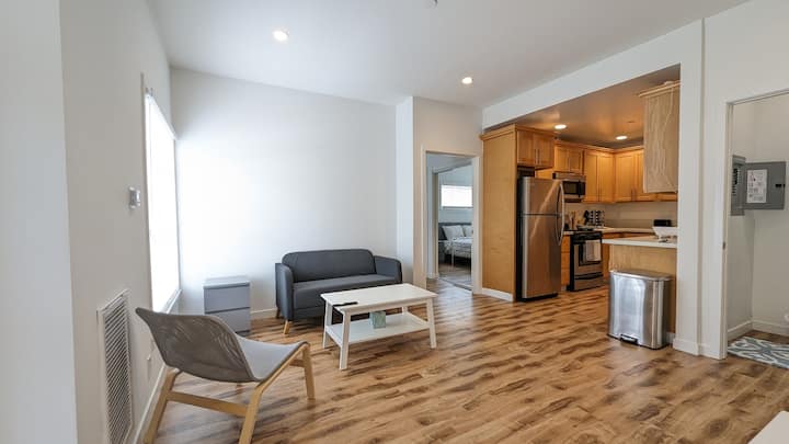 Beautiful Two Bedroom Apartment In Heart Of La - West Hollywood, CA