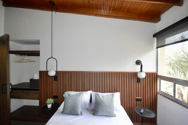 Laureles Penthouse: Jacuzzi & Huge Terrace - Medellín