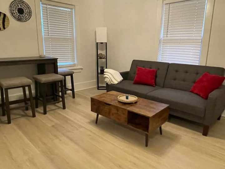 Oasis #2 | Walk To Old Market + Smart Lock Entry - Council Bluffs, IA