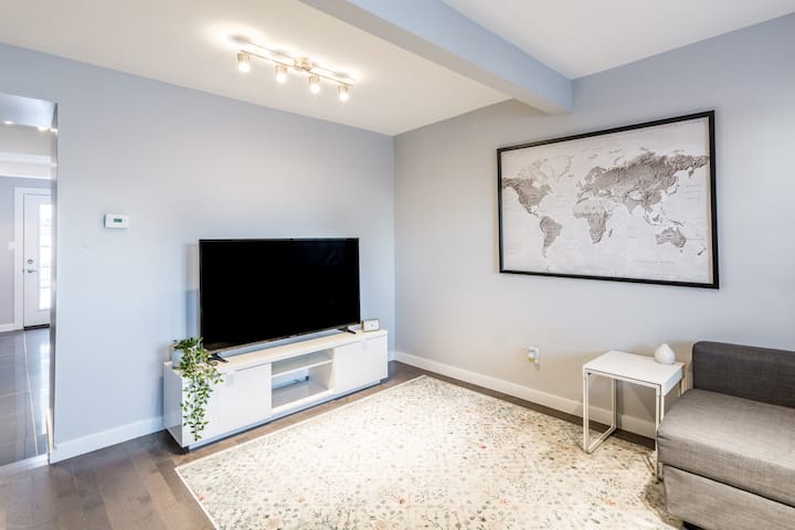 Modern Comfort | 2 Bedroom Townhouse |Free Parking - Gatineau