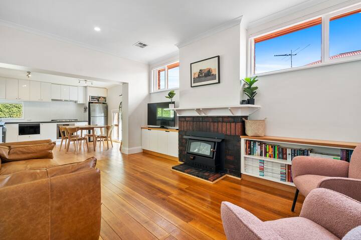 New Town Bungalow: A Leafy Family Haven - Hobart