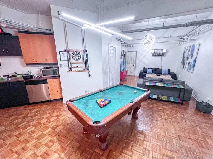 Downtown Giga Loft - Island of Montreal