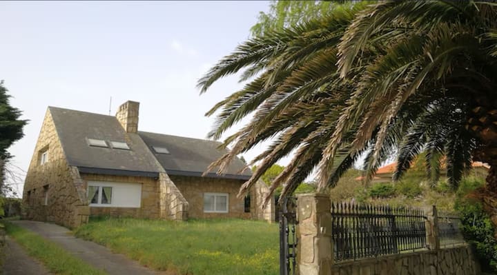 Chalet En Primera Lineade Playa. - Villanueva de Arosa