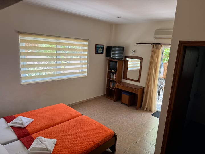 Rooms For Rents With View Old Village Palaiochora - Paleochora