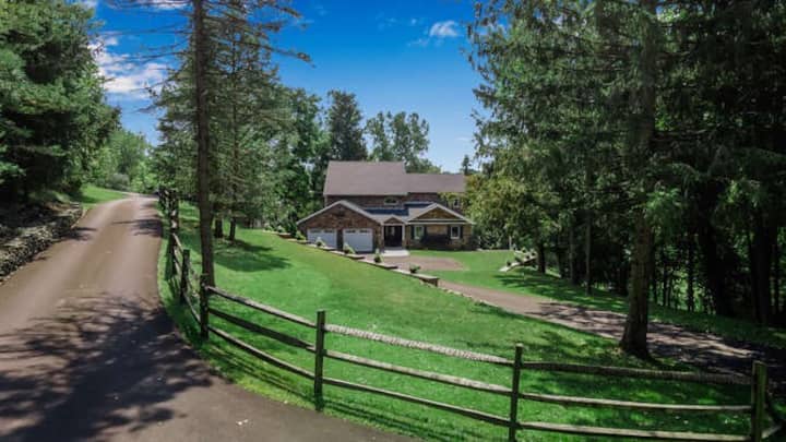 Pure Luxury On Cazenovia Creek - East Aurora, NY
