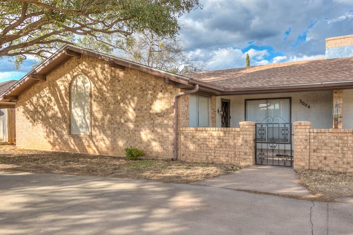 Sunset Getaway - San Angelo, TX